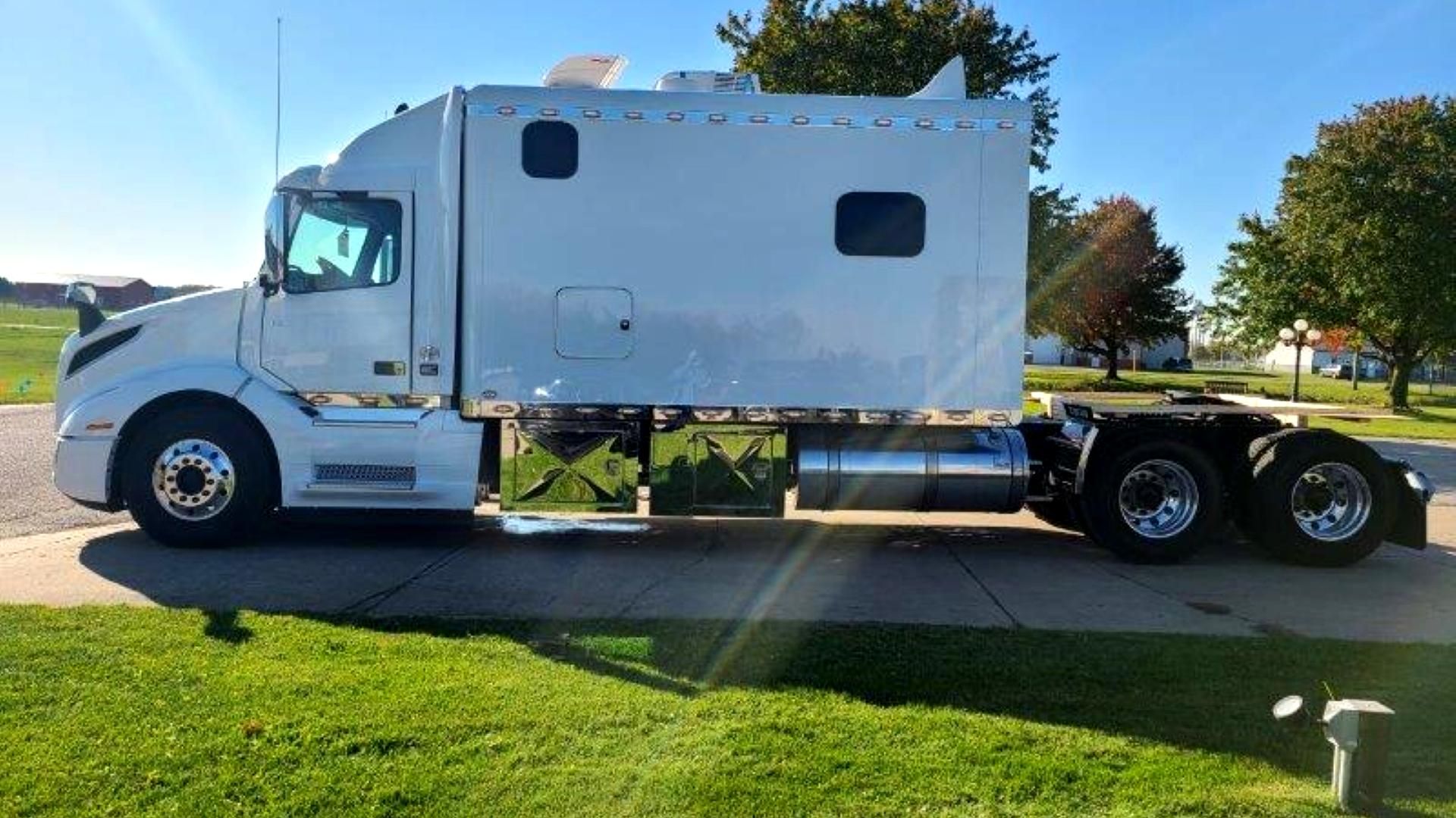 Volvo Semi Looks Impressive, But The Real Intrigue Is Found Inside