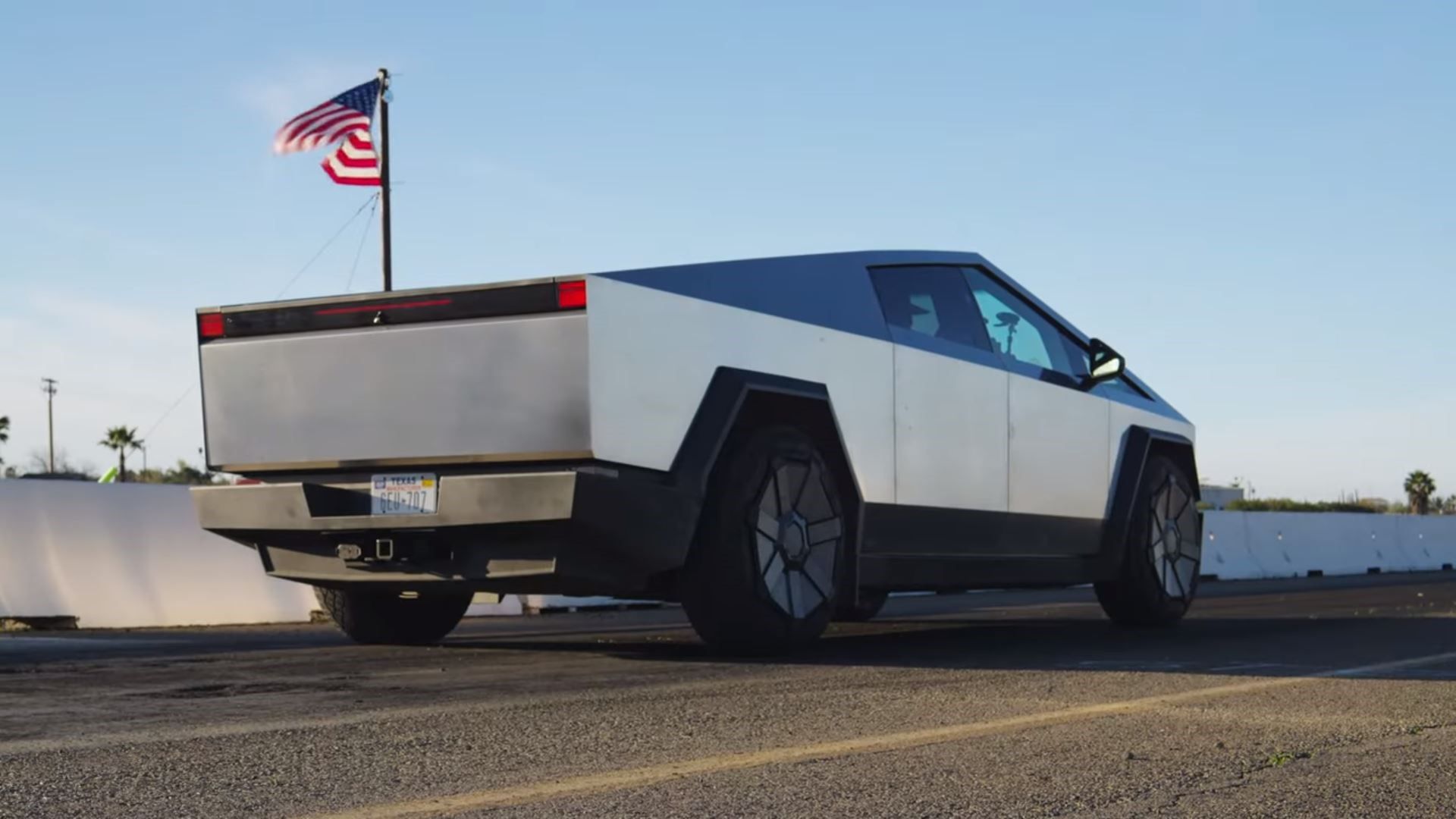 Tesla Mass Recall Reveals Cybertruck Sales Figures