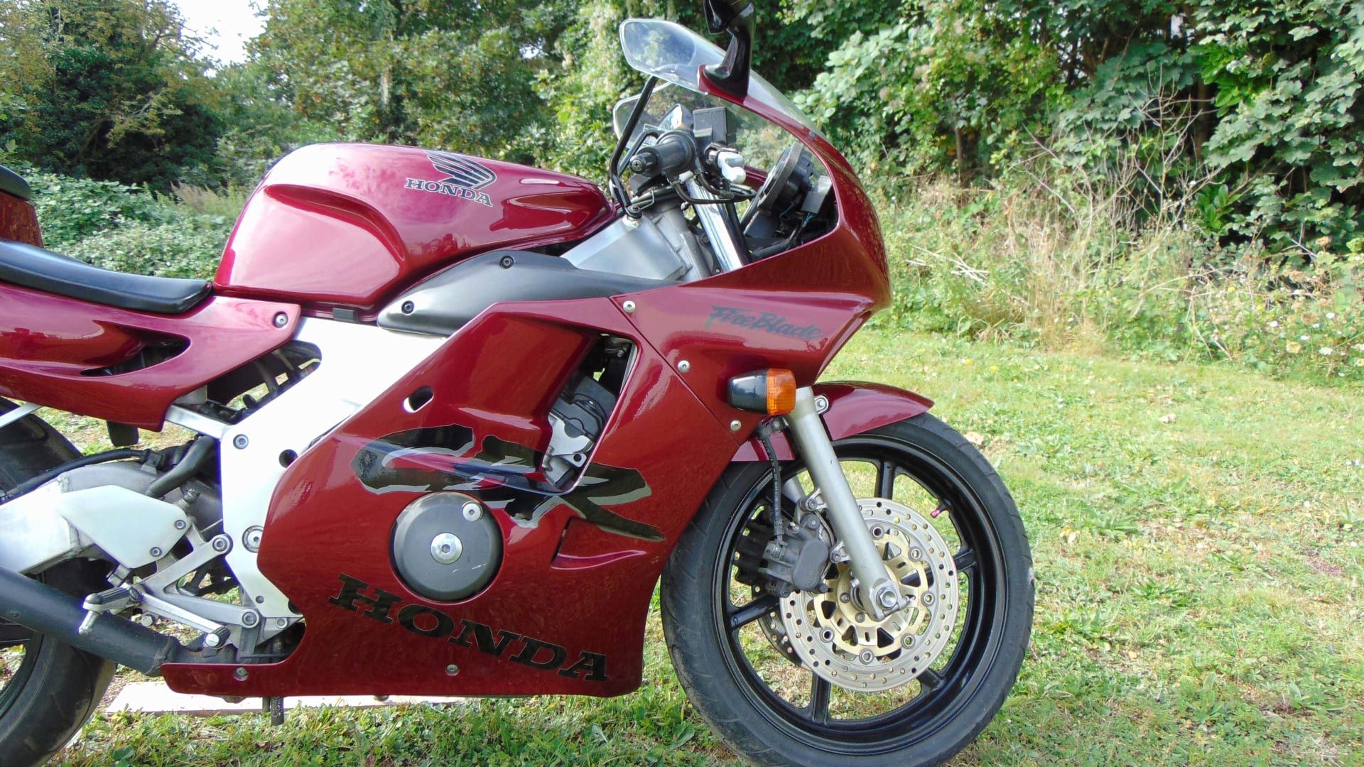 Remembering When Honda Made The Highest-Revving Motorcycle In The ‘90s