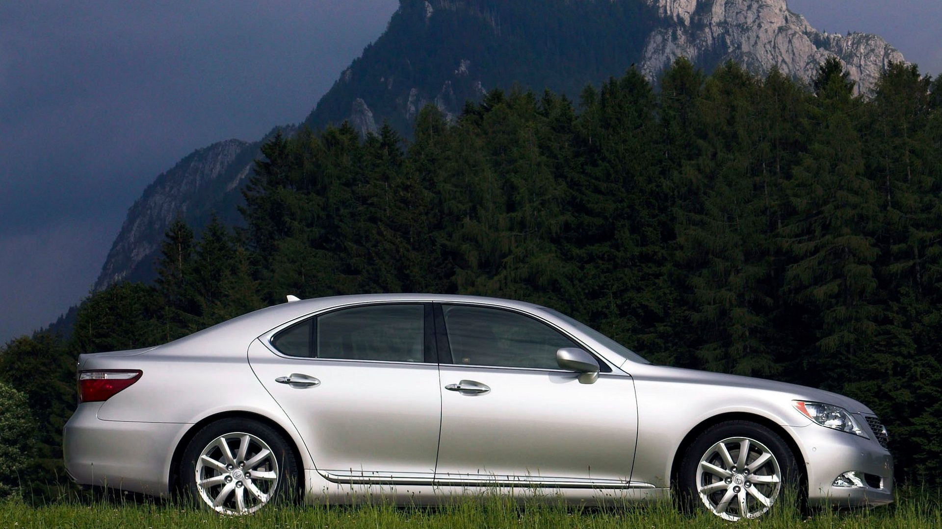 10 V8-Powered Cars With The Most Affordable Maintenance Costs