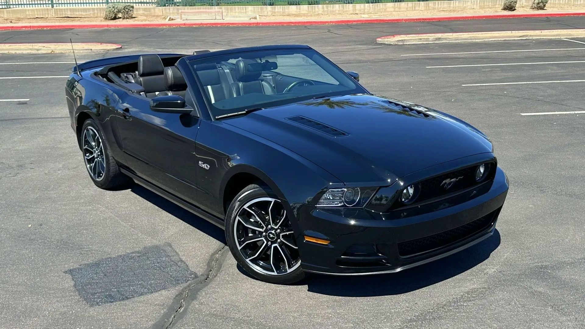 10 Muscle Cars With The Highest-Revving V8s, Ranked By Redline