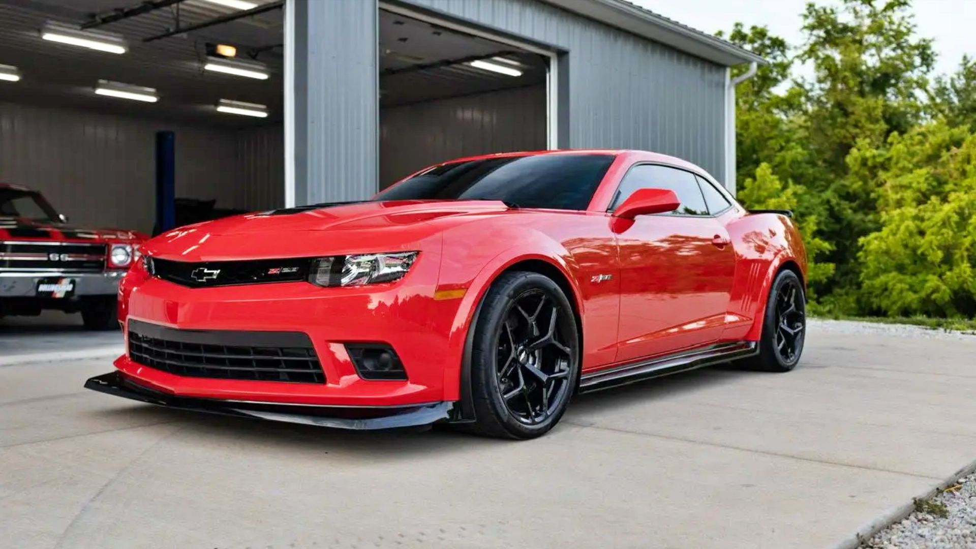 10 Muscle Cars With The Highest-Revving V8s, Ranked By Redline