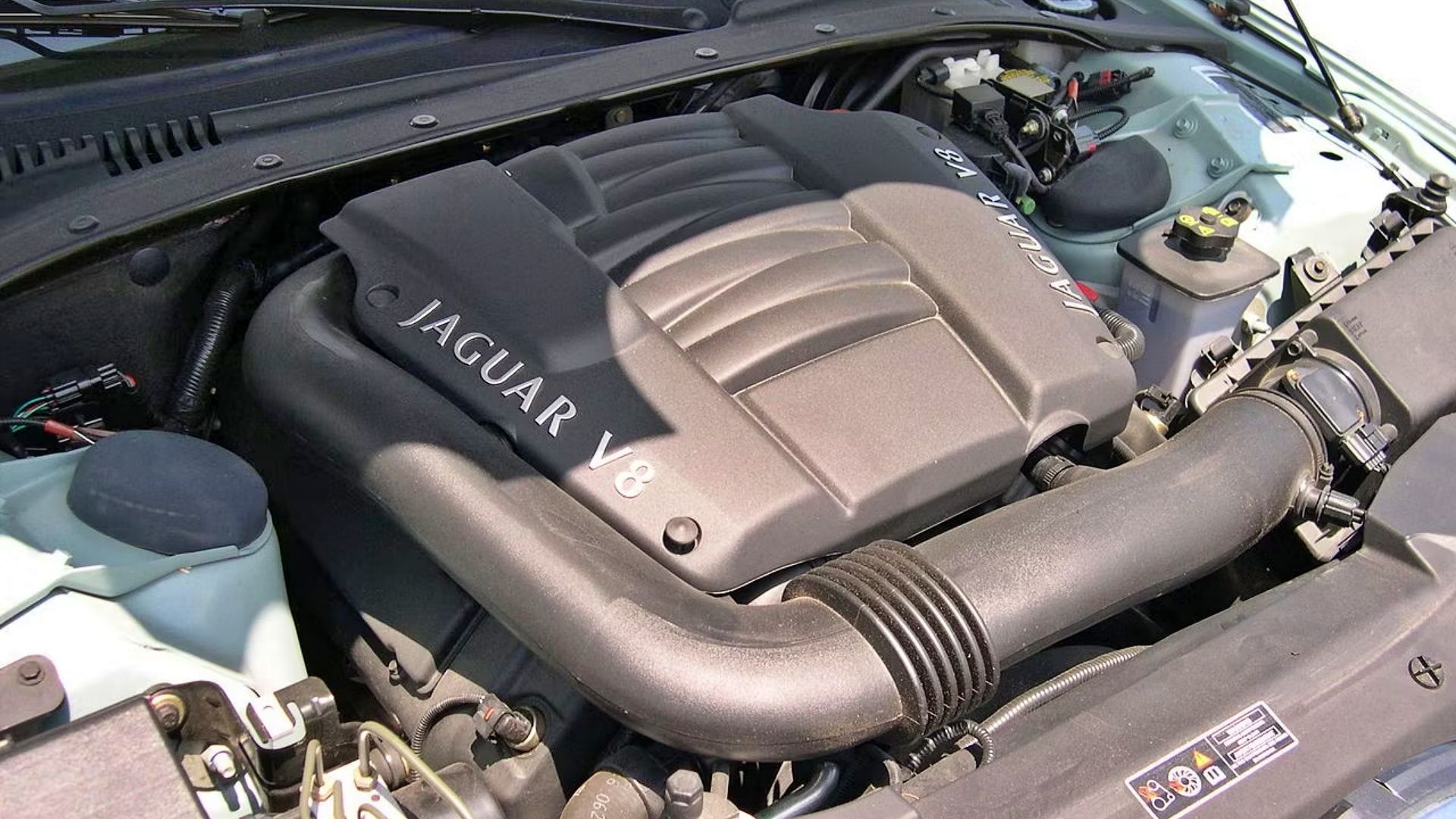 10 Smallest Displacement V8 Engines Ever In A Production Car