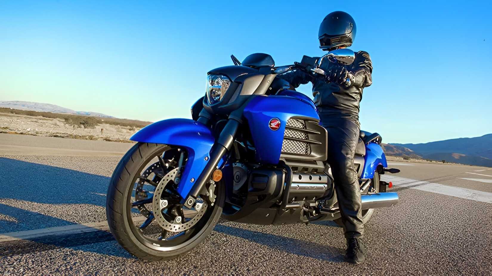 The Top 12 Six-Cylinder Motorcycles