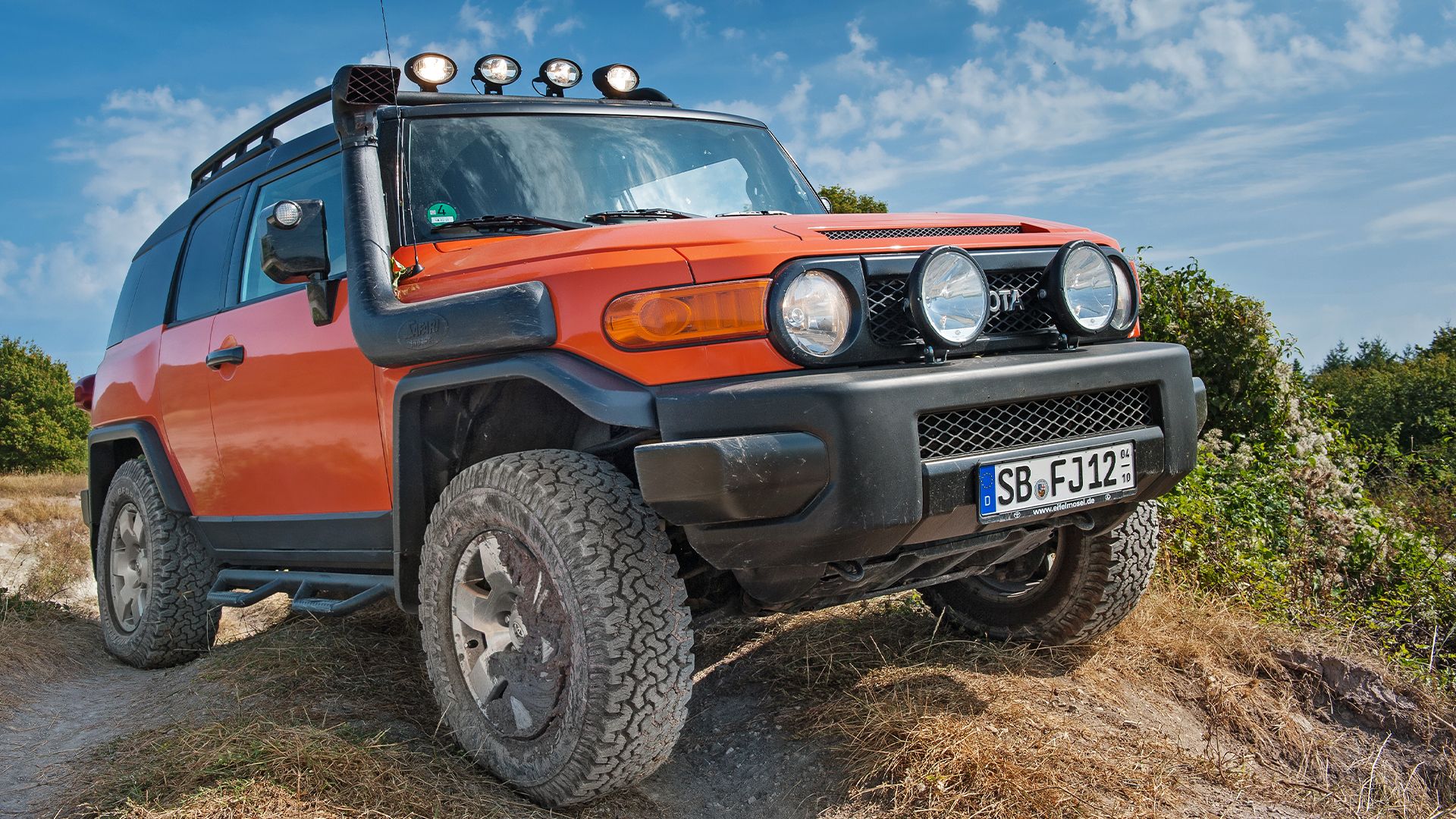 Toyota FJ Cruiser: A Comprehensive Guide On Features, Specs, And Used ...