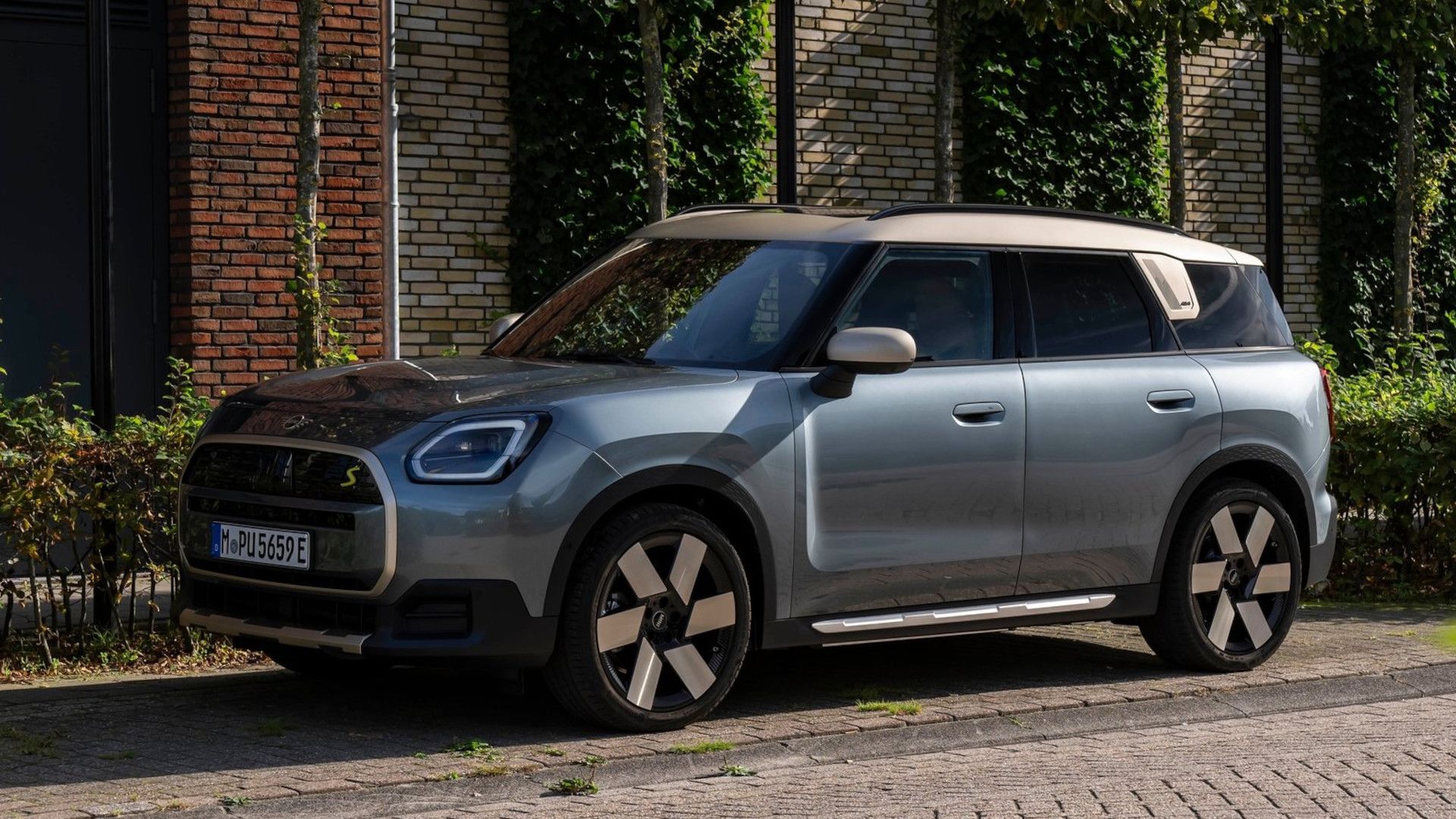 10 AWD PHEV SUVs That Are Perfect For Enthusiasts