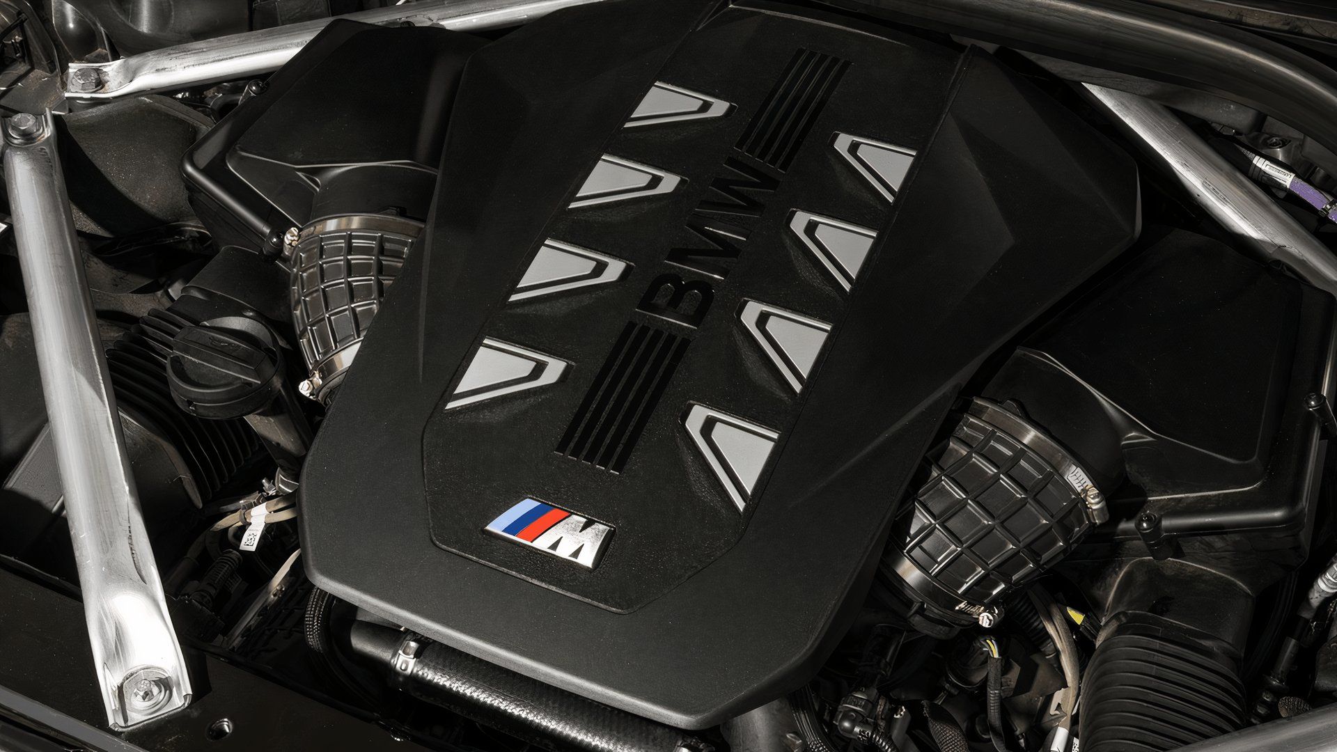 12 V8 Engines That Combine Performance And Efficiency