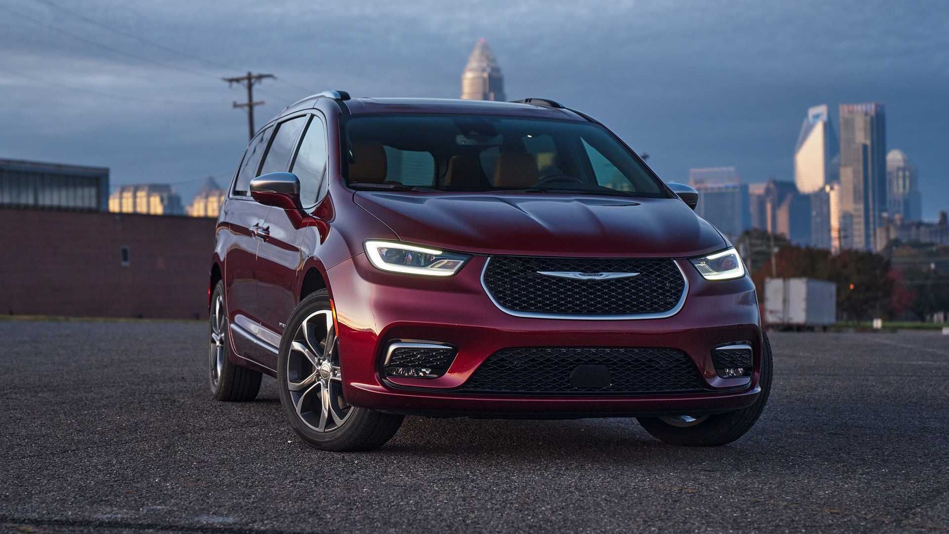2022 Chrysler Pacifica | HotCars