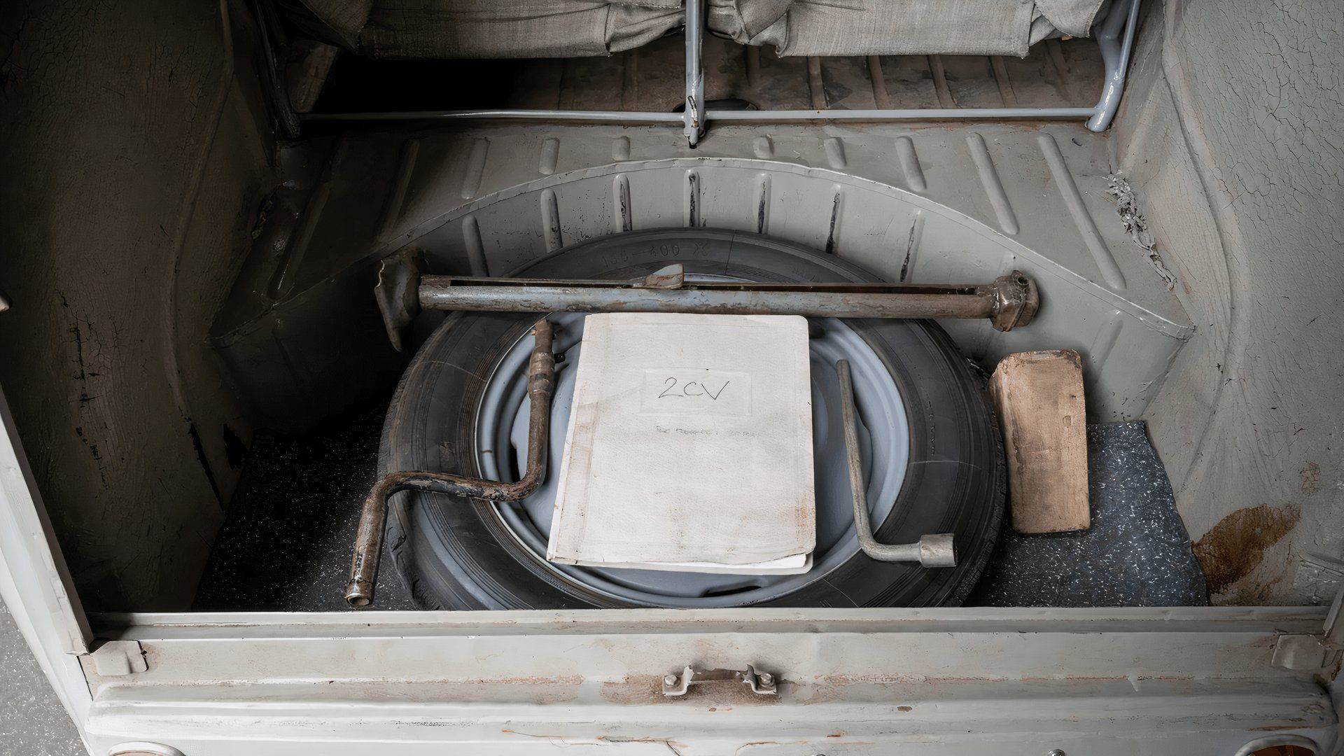 10 Incredibly Rare Classic Car Features You Never See Anymore