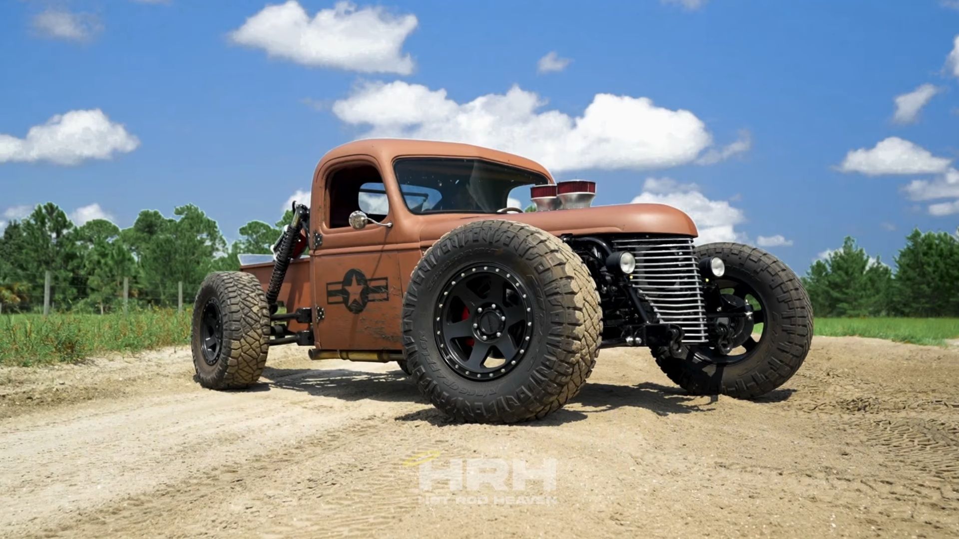 Florida Man’s Incredible Tilt-Hood 1940 Chevy Hot Rod Turns Heads