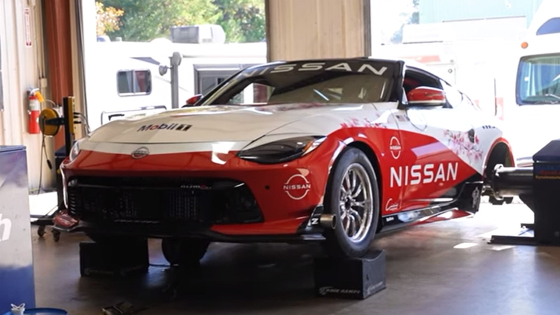 Nissan Z Breaks World Record To Become Most Powerful Z Car Nissan Z Breaks World Record To Become Most Powerful Z Car