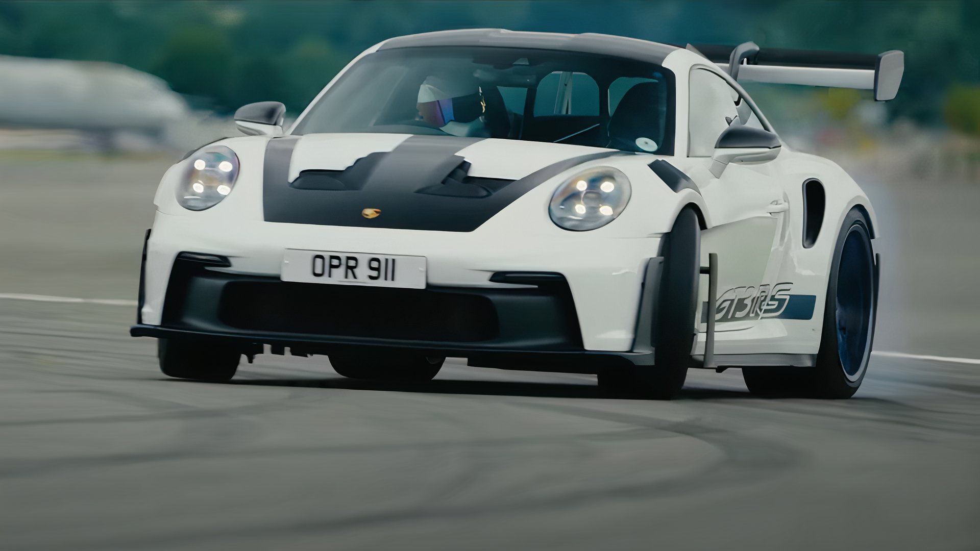 Stig Laps Top Gear Test Track In The Porsche 911 GT3 RS