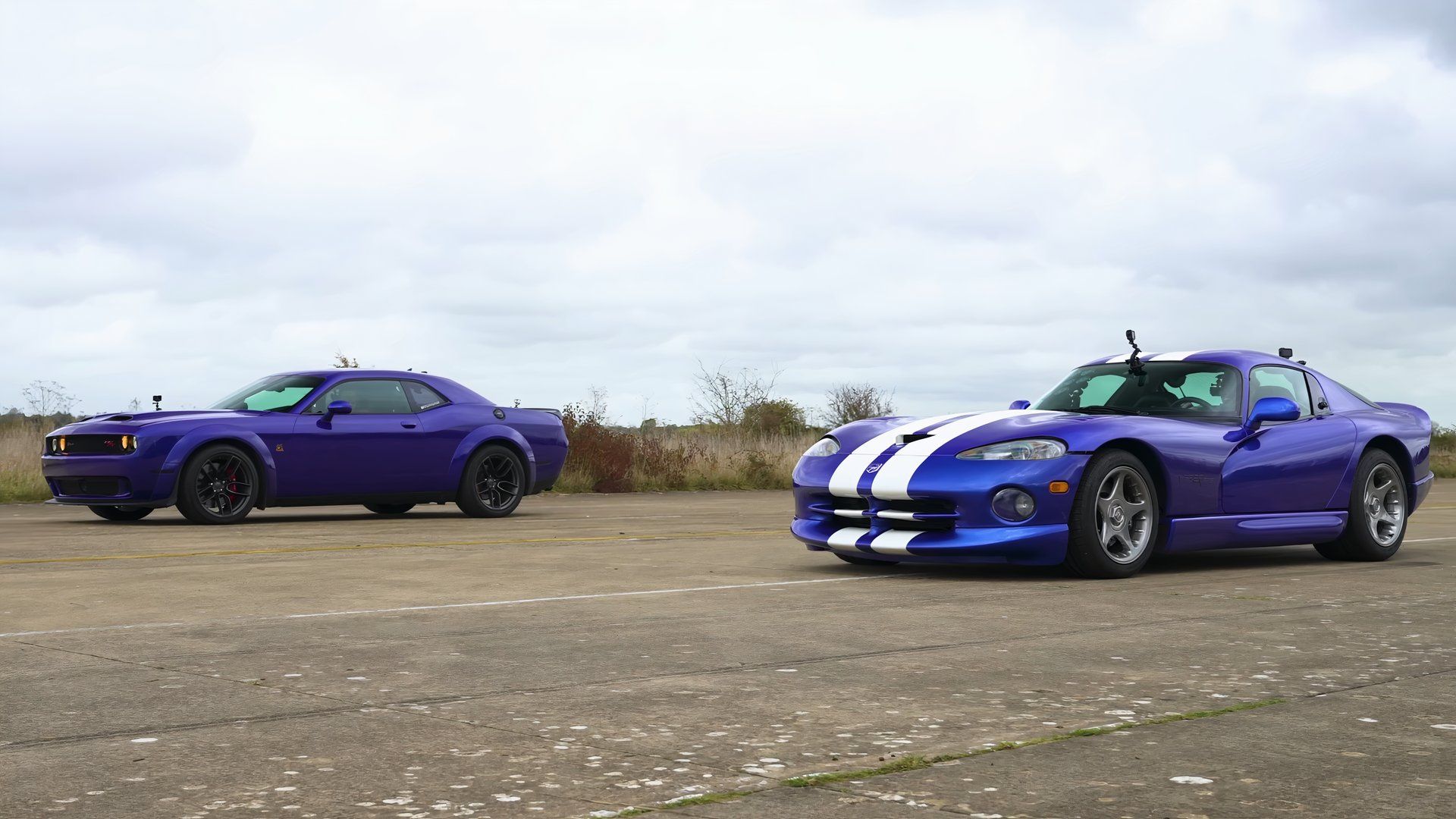 Watch An Old Viper GTS Wipe The Floor With A New Challenger R/T Scat Pack