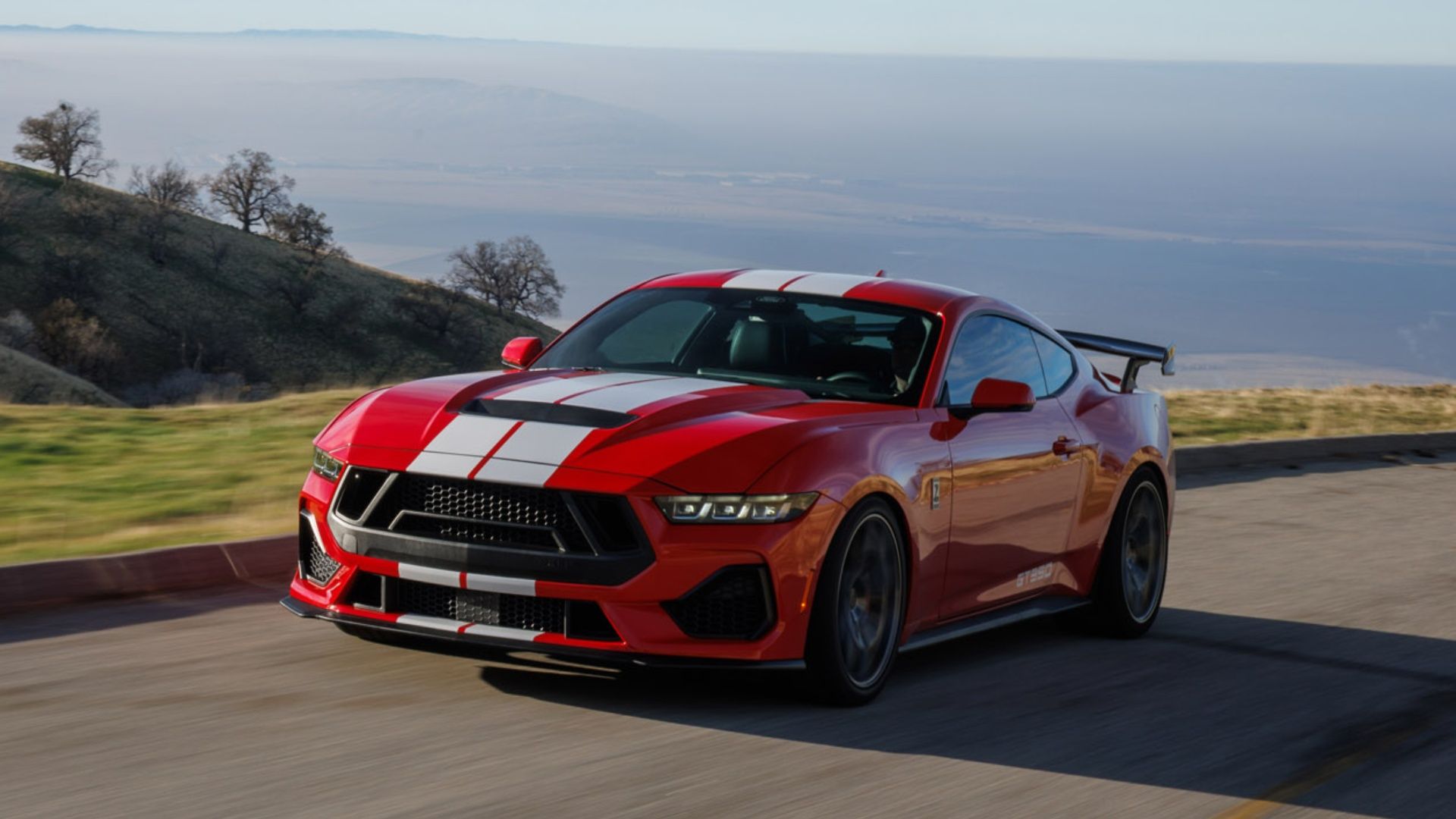 Legendary Shelby GT350 and GT350R Are Back, Ready for Road and Track