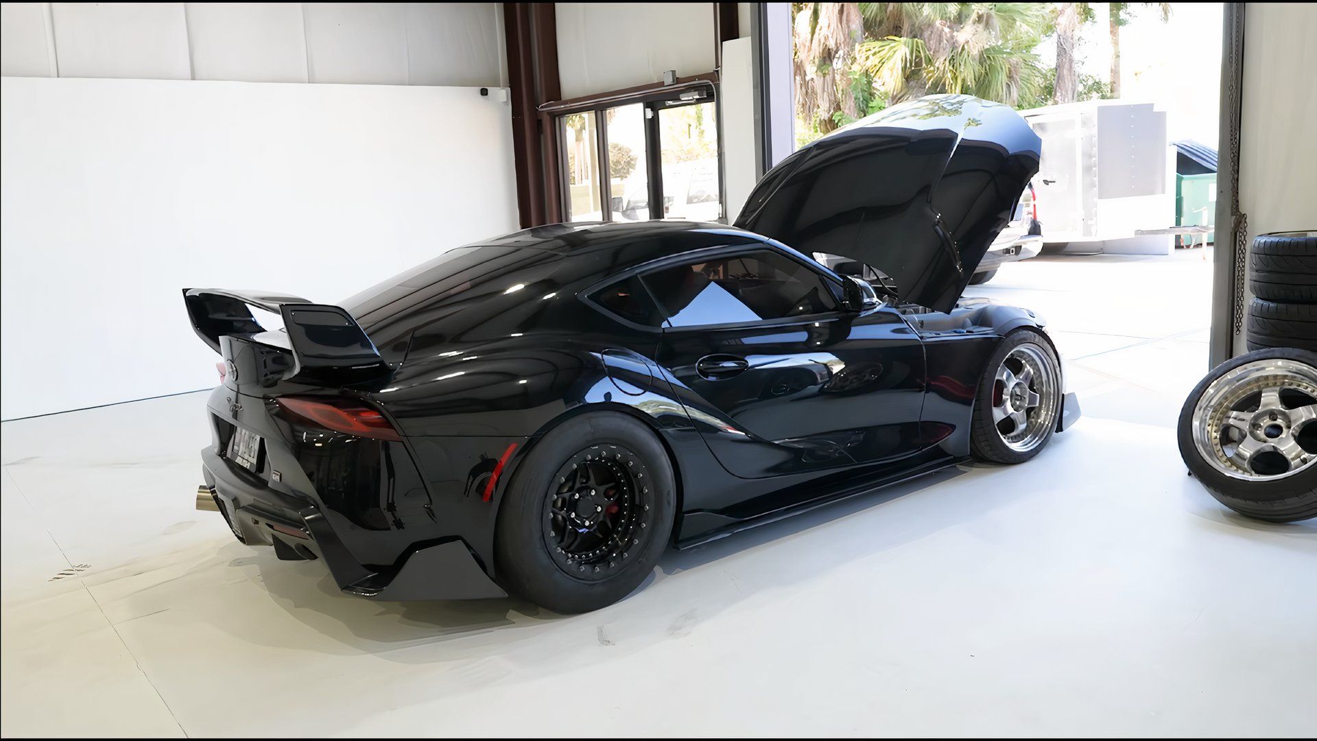 Knight Rider: Every Cool Feature Inside KITT