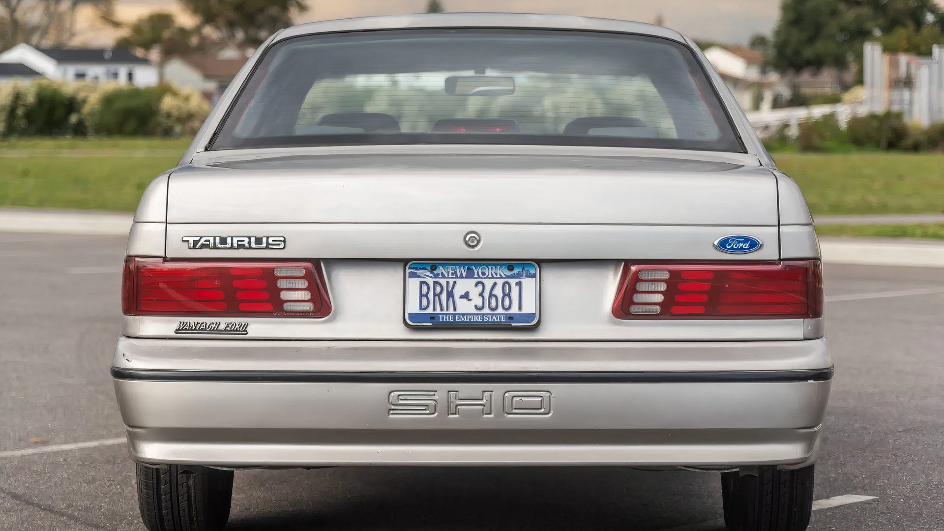 This Ford Taurus SHO Made V8 Muscle Cars Look Slow
