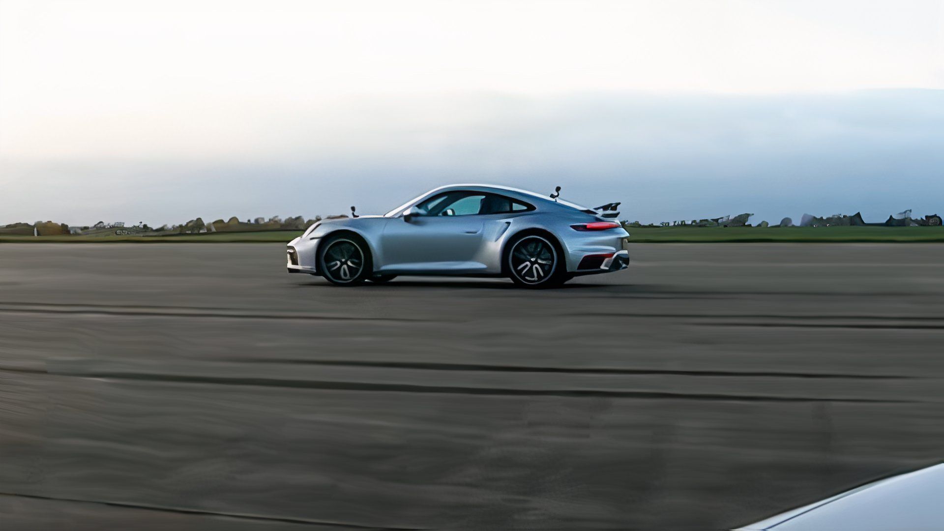 Watch The Porsche 911 Turbo S Take On The McLaren 765LT In This Drag ...