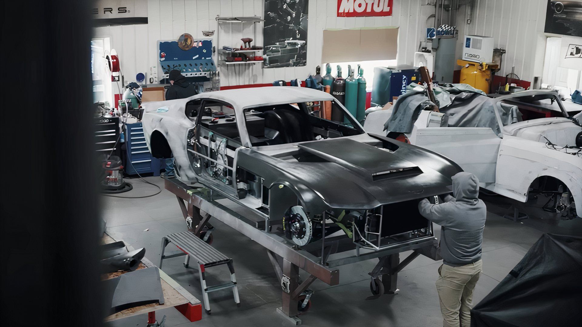 Watch Ringbrothers Build An Insane 800-Horsepower Aston Martin DBS For ...
