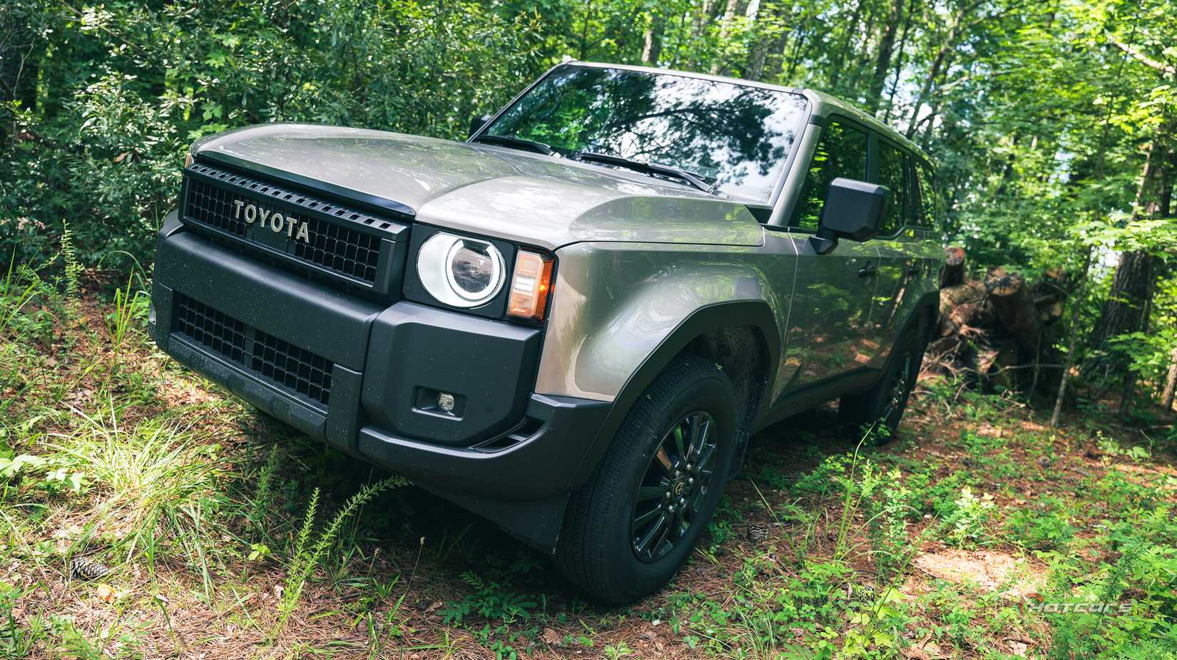 2025 Toyota Land Cruiser: Retro Cool Meets Off-Road Power